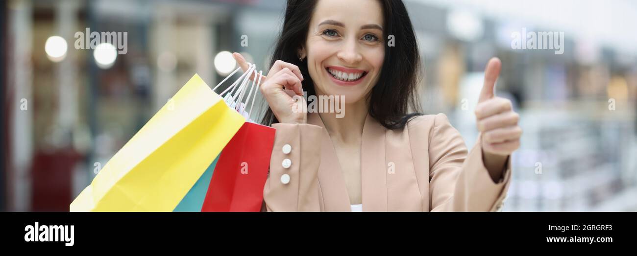 Thumbs up shopping hi-res stock photography and images - Alamy