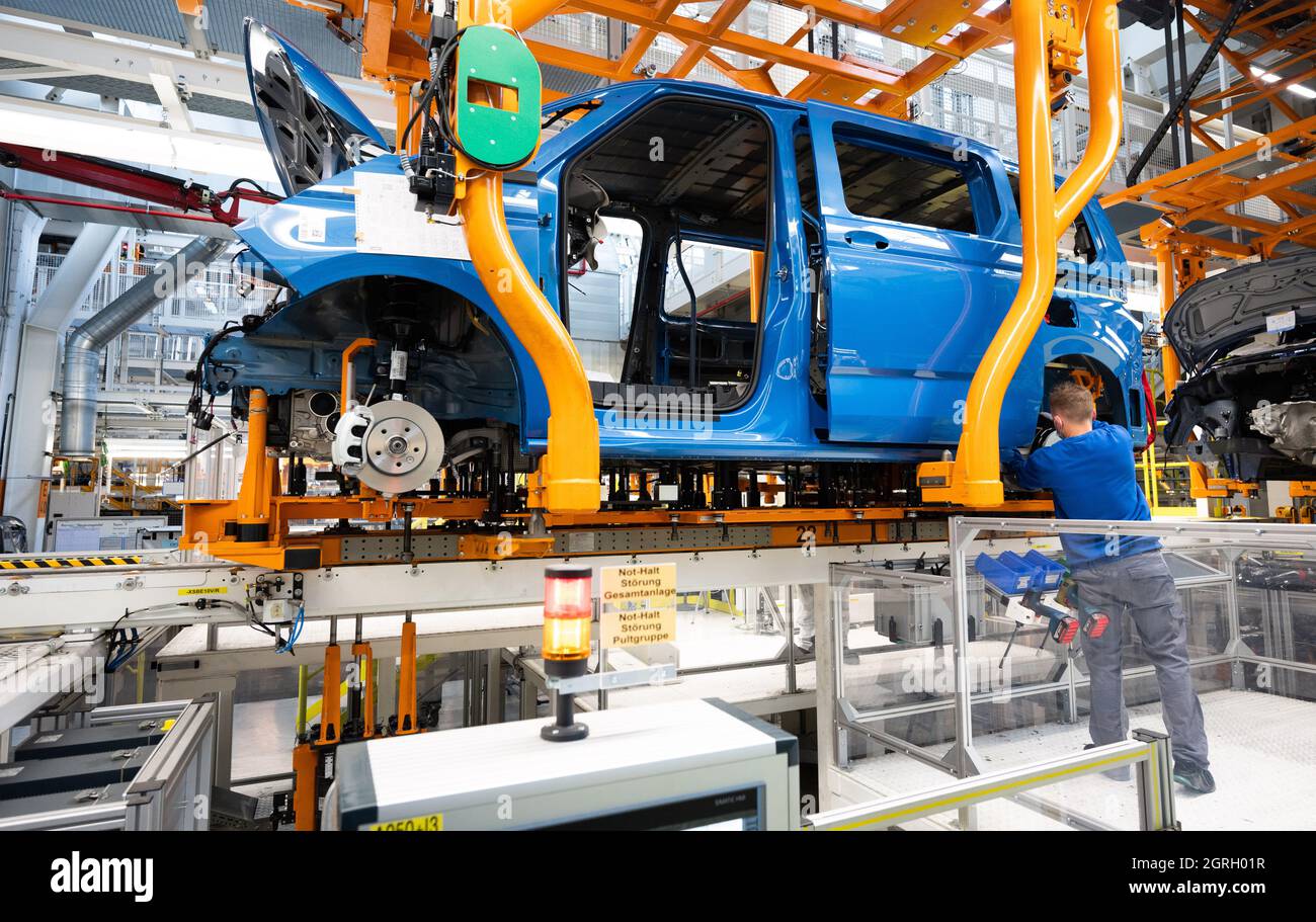 Hanover, Germany. 01st Oct, 2021. A VW Transporter T7 goes through ...