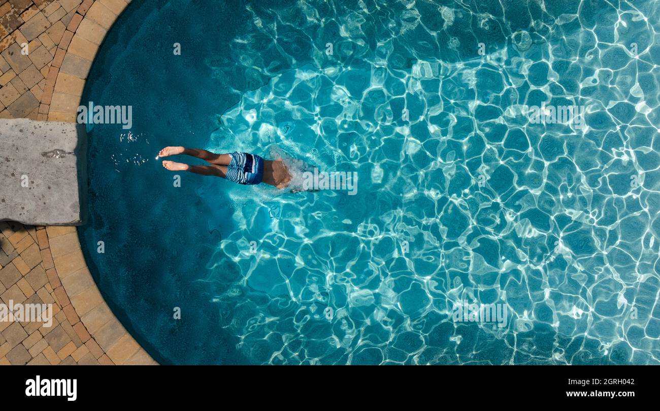 An overhead view of a swimming pool hi-res stock photography and images ...