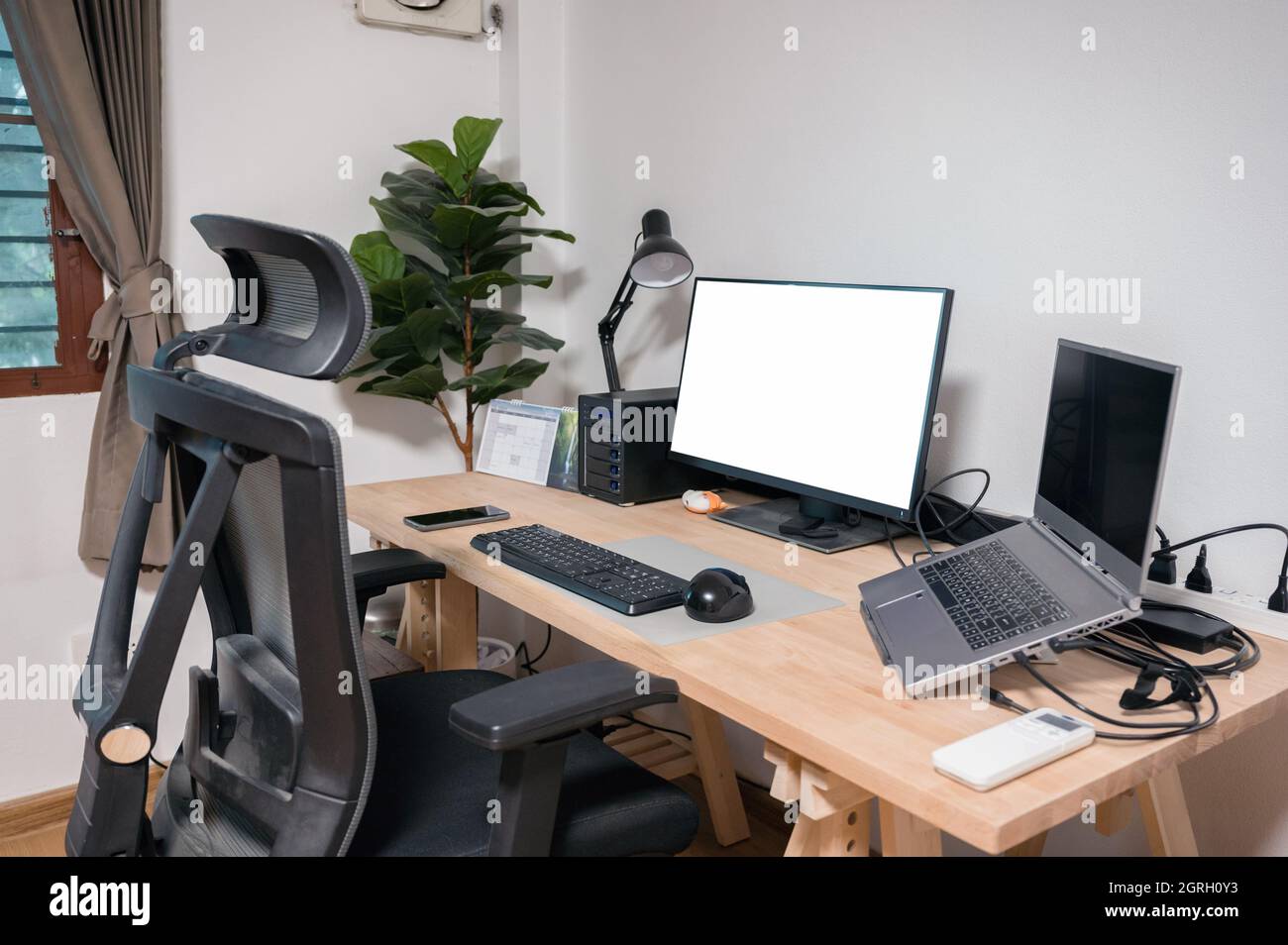 Ergonomic keyboard and ergonomic mouse hi-res stock photography and ...