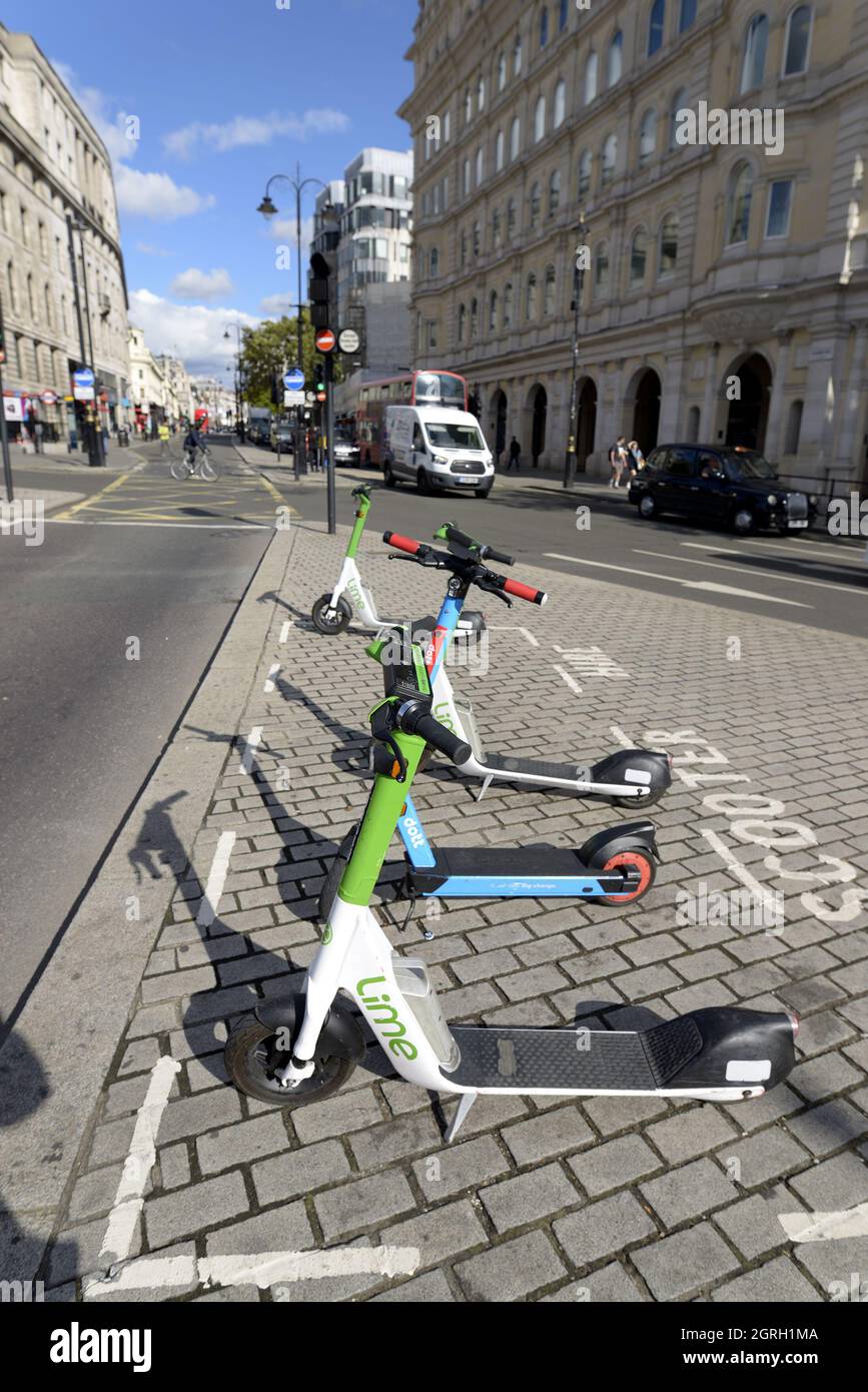 Rental e scooter hi-res stock photography and images - Alamy