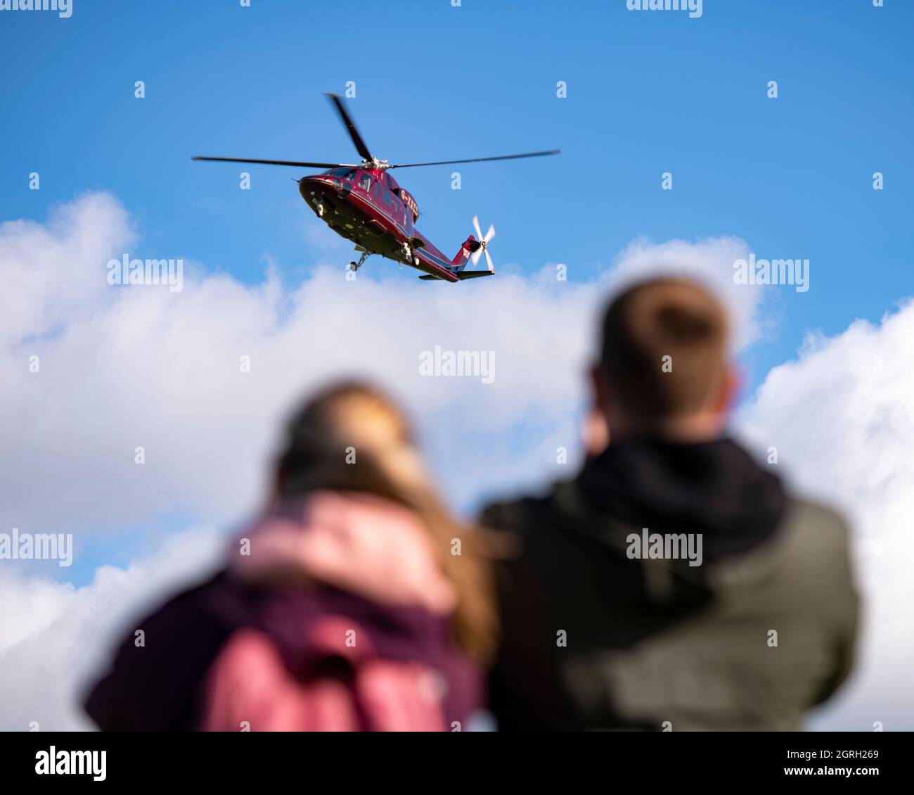Edinburgh, Scotland, UK. 1st Oct, 2021. PICTURED: Onlookers and ...