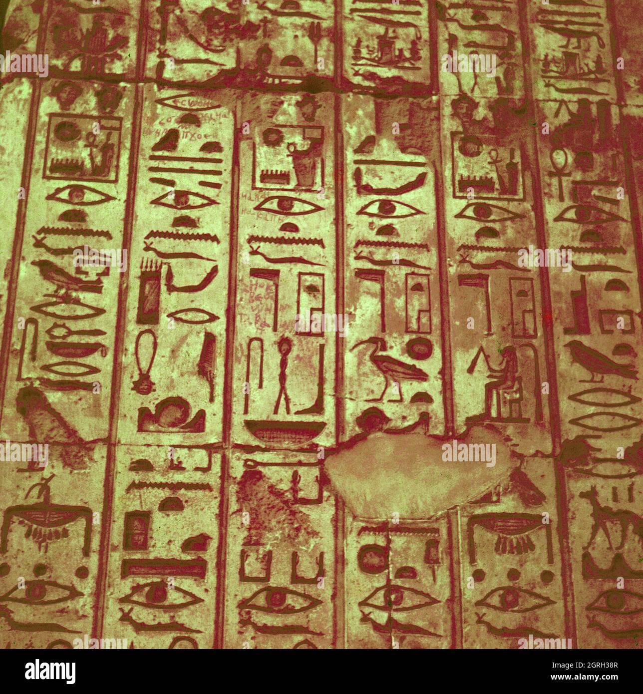 Hieroglyphic text hi-res stock photography and images - Alamy