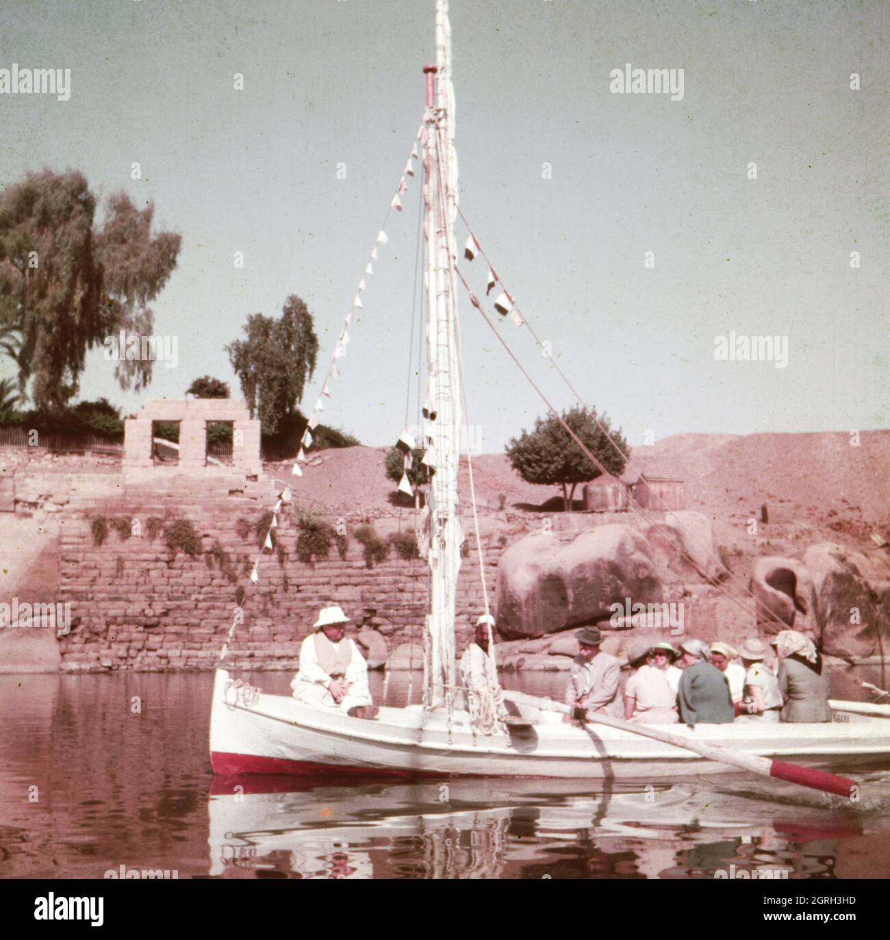 Boot voller touristen hi-res stock photography and images - Alamy