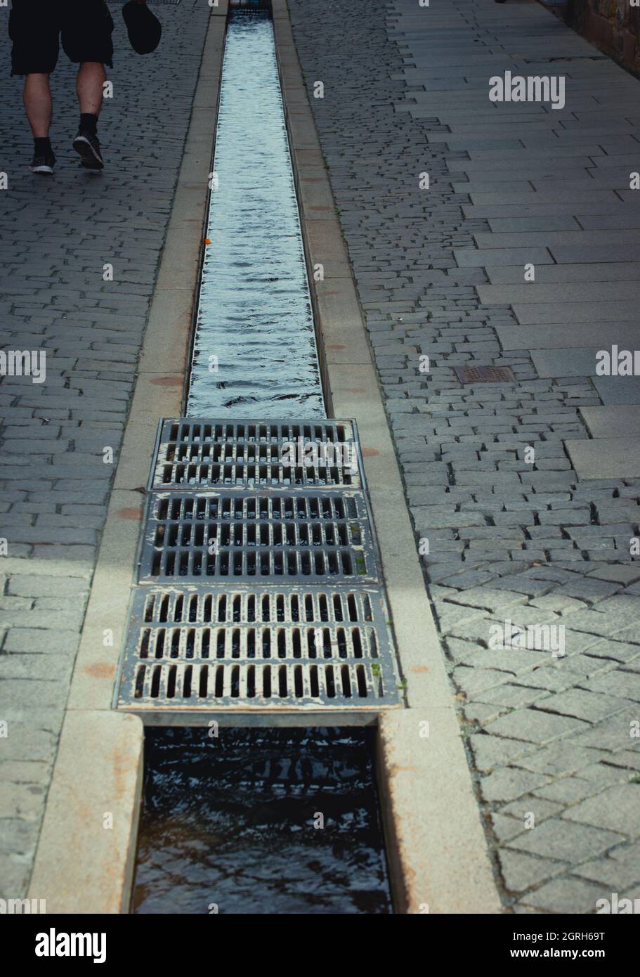 Wasser rinne hi-res stock photography and images - Alamy