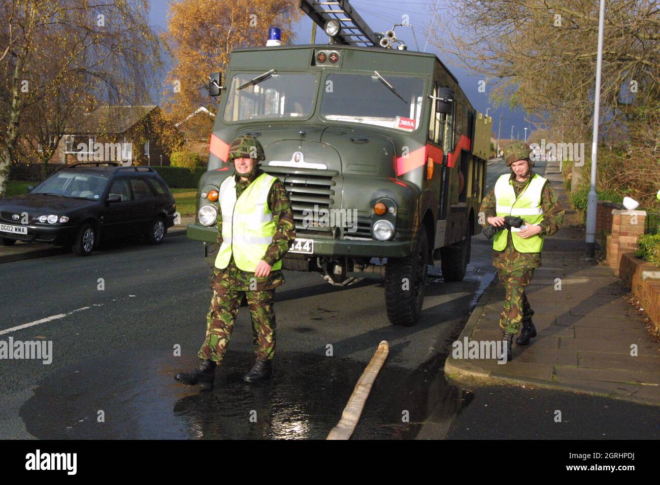 24-11-02 Green Goddeess Army Fire Engine Army firefighters at scene of ...