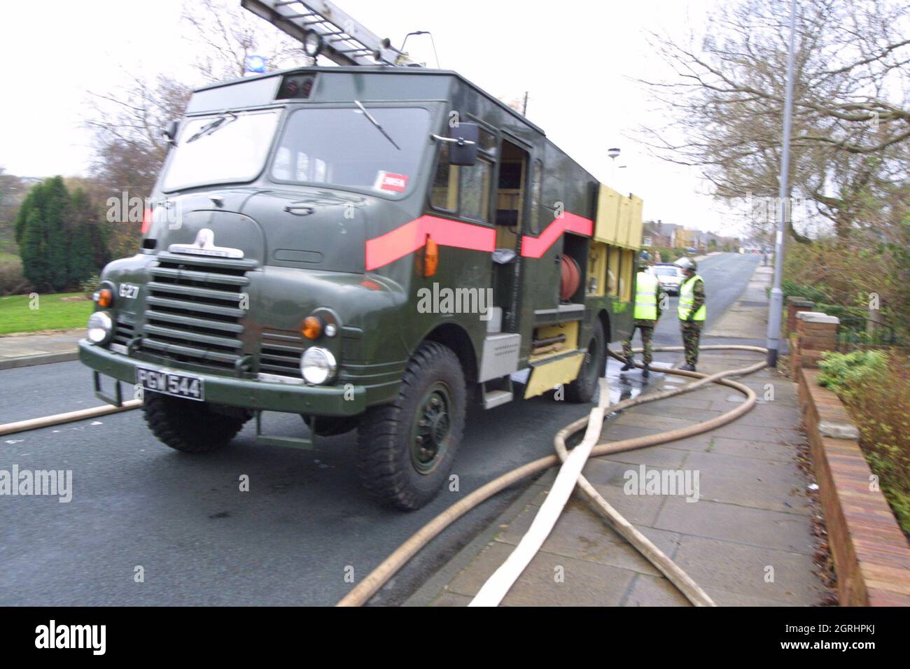 24-11-02 Green Goddeess Army Fire Engine Army firefighters at scene of ...
