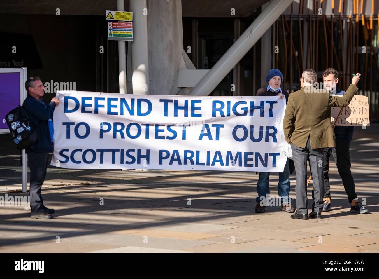 Sean clkerin protest scottish parliament hi-res stock photography and ...