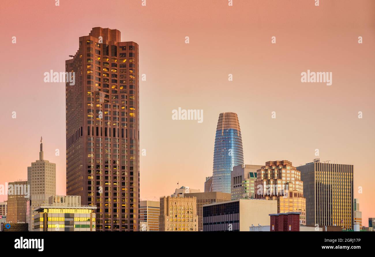Salesforce tower sunset hi-res stock photography and images - Alamy