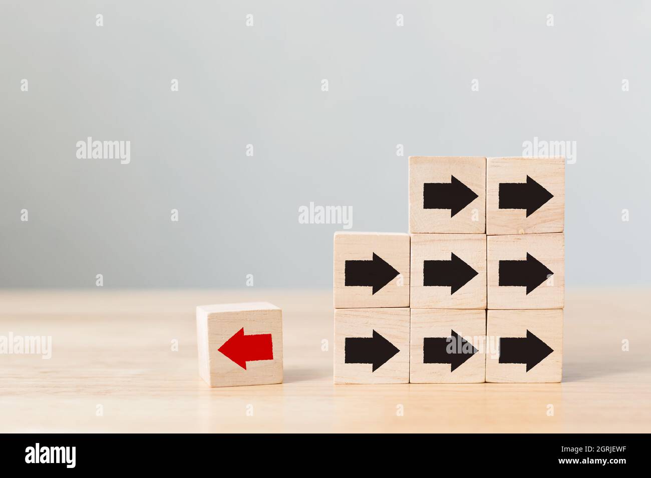 Arrow block hi-res stock photography and images - Alamy