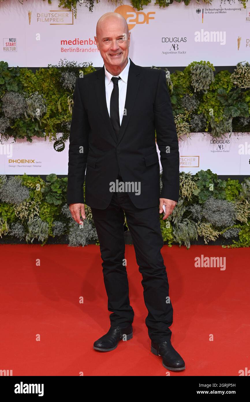Berlin, Germany. 01st Oct, 2021. Actor Christian Berkel arrives at the ...