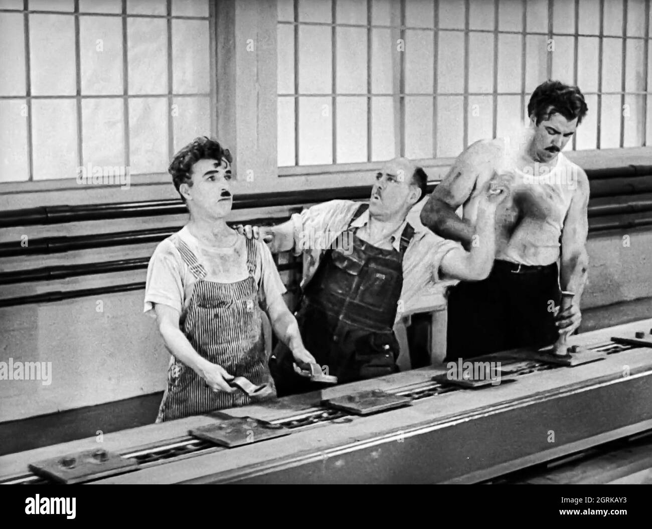 USA. Charles Chaplin and Tiny Sandford in a scene from the (C)United ...