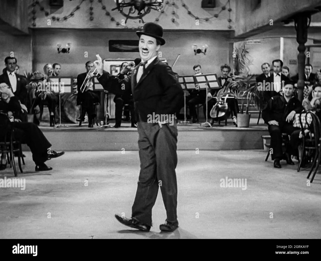 USA. Charles Chaplin in a scene from the (C)United Artists film: Modern ...
