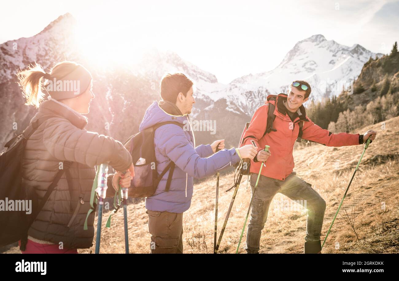 Group climb everest hi-res stock photography and images - Alamy