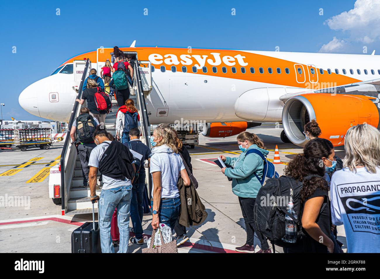 Easyjet departure board hi-res stock photography and images - Alamy