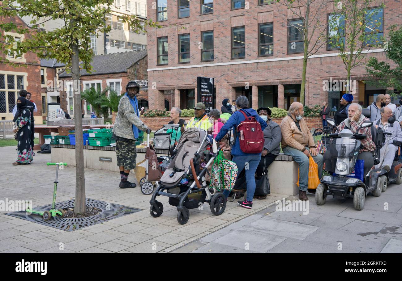 Food insecurity in london hi-res stock photography and images - Alamy