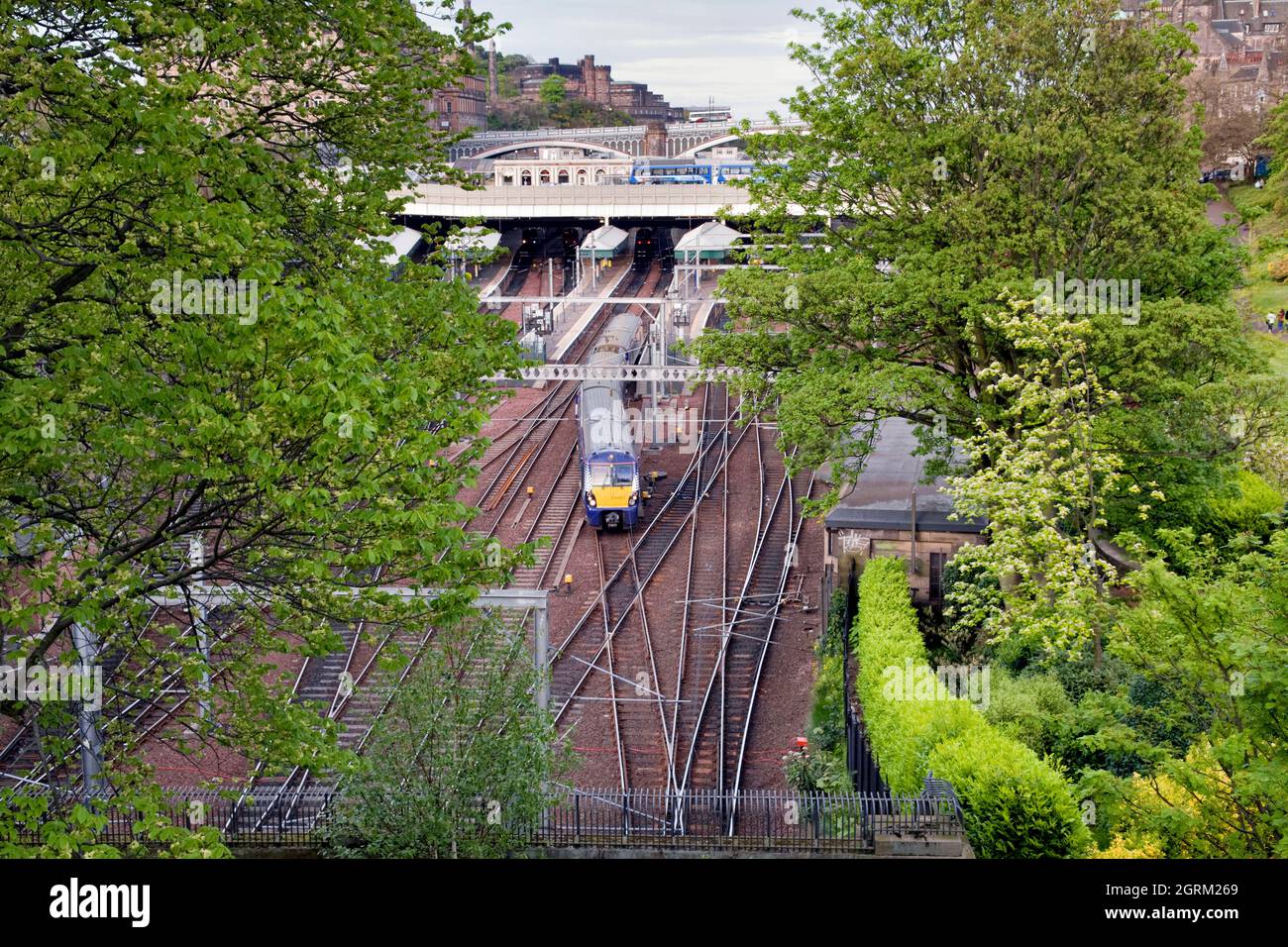 Train coming out of Edinburgh Waverley station, Edinburgh, Scotland ...