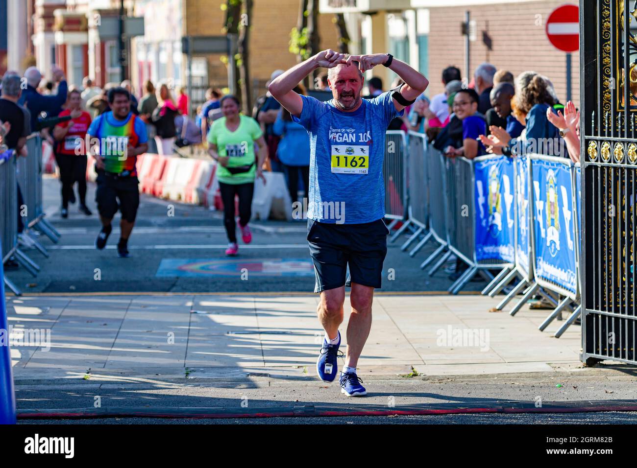 Crossed fingers run hi-res stock photography and images - Alamy