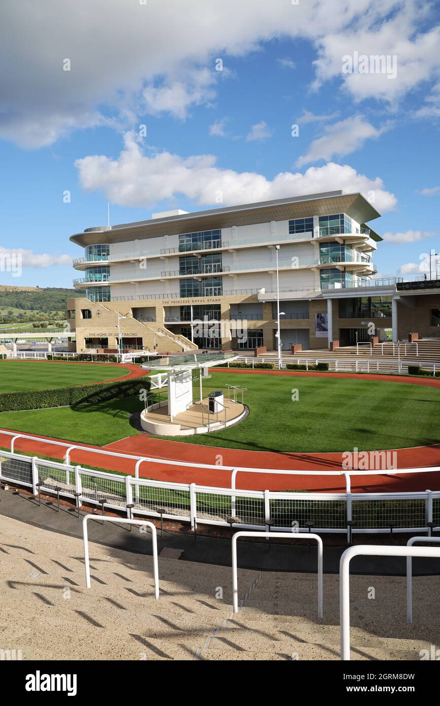 Princess royal stand hi-res stock photography and images - Alamy