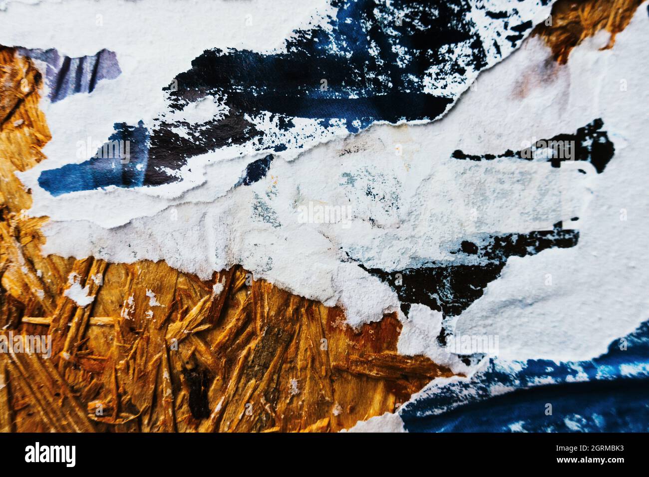 Peeling poster hi-res stock photography and images - Alamy