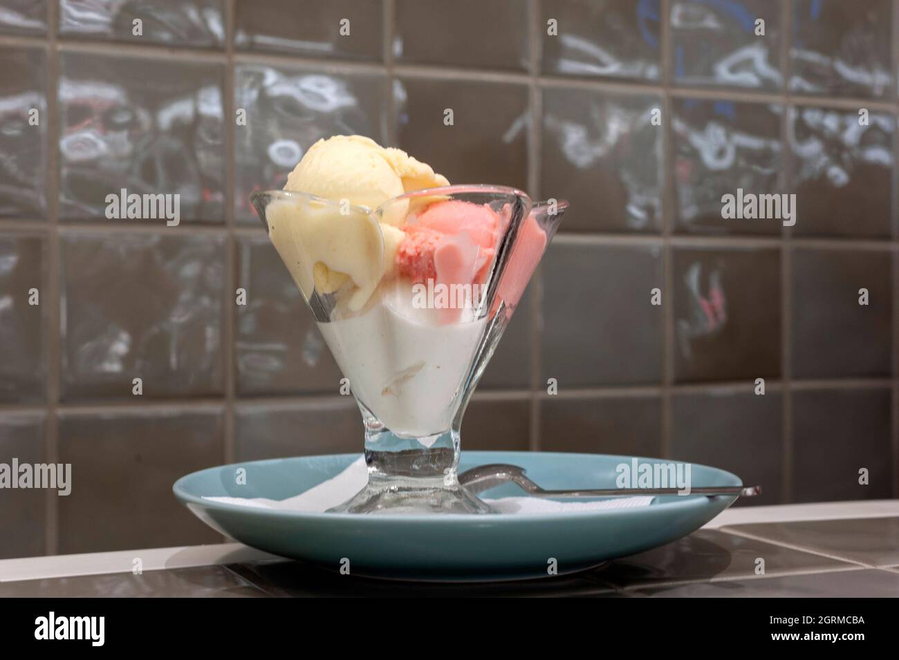 Portion of ice cream Stock Photo - Alamy