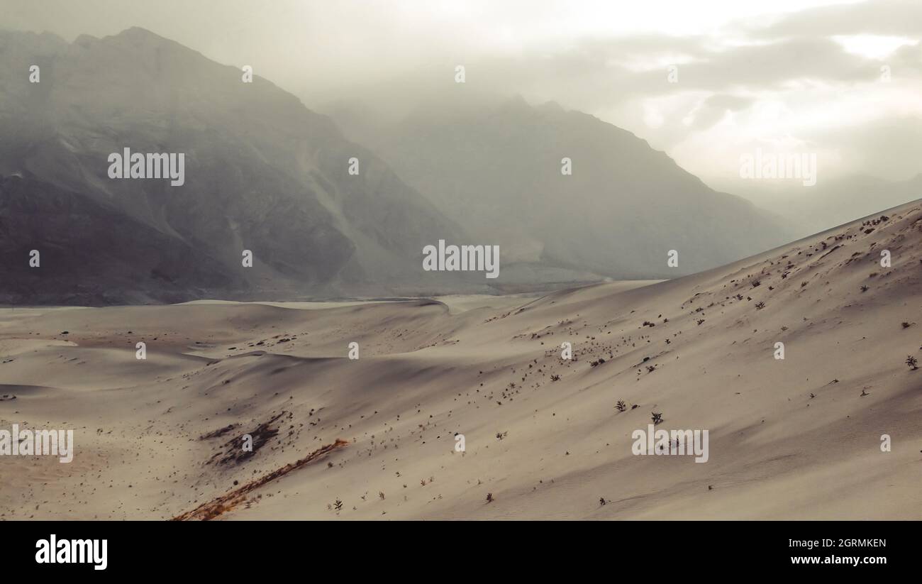 Katpana cold desert skardu hi-res stock photography and images - Alamy