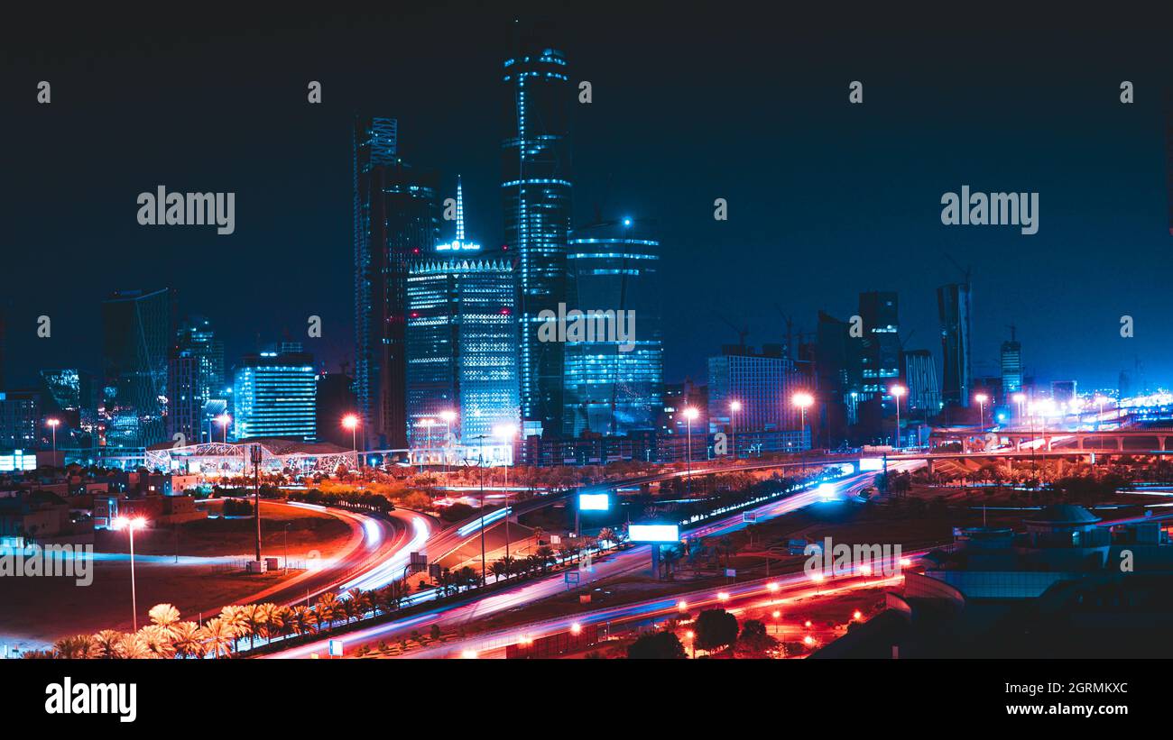 Riyadh skyline at night hi-res stock photography and images - Alamy