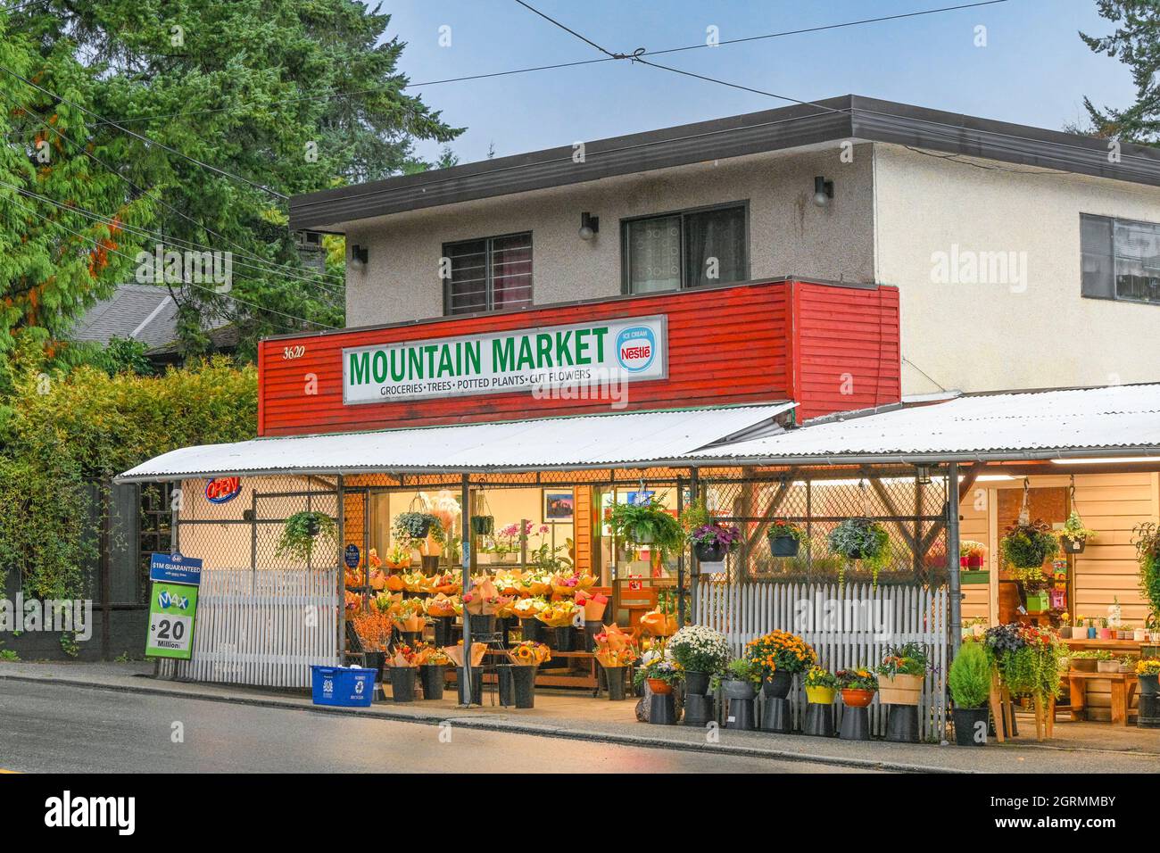 Corner store hi-res stock photography and images - Alamy