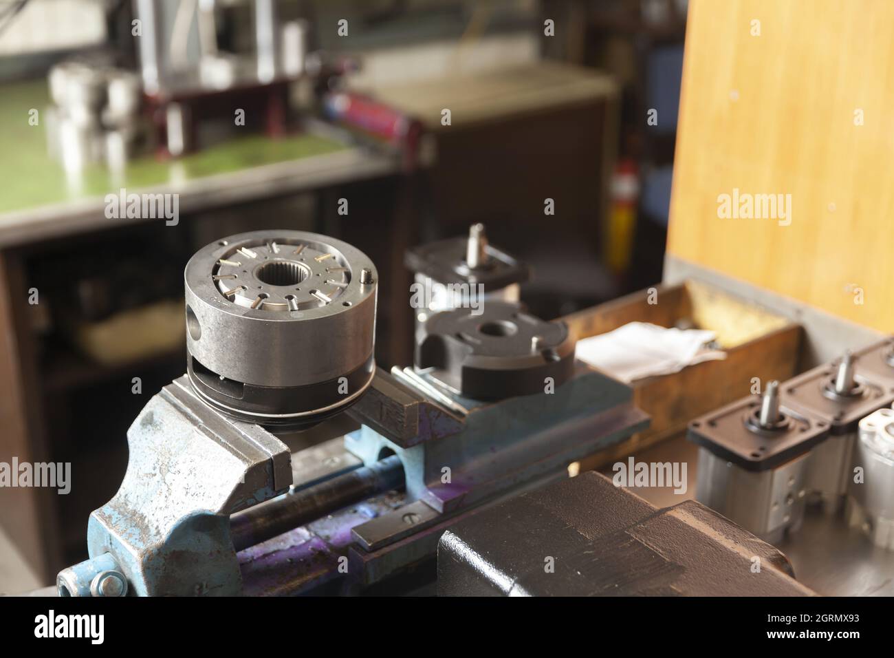 hydraulic repair pumps in the workshop Stock Photo - Alamy