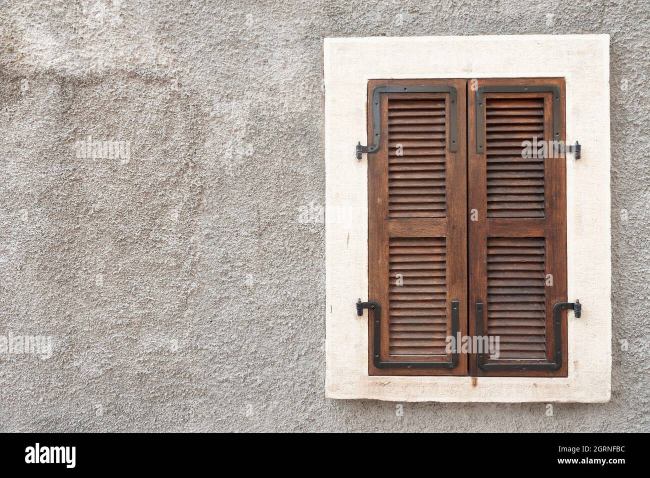 House with brown shutter hi-res stock photography and images - Alamy