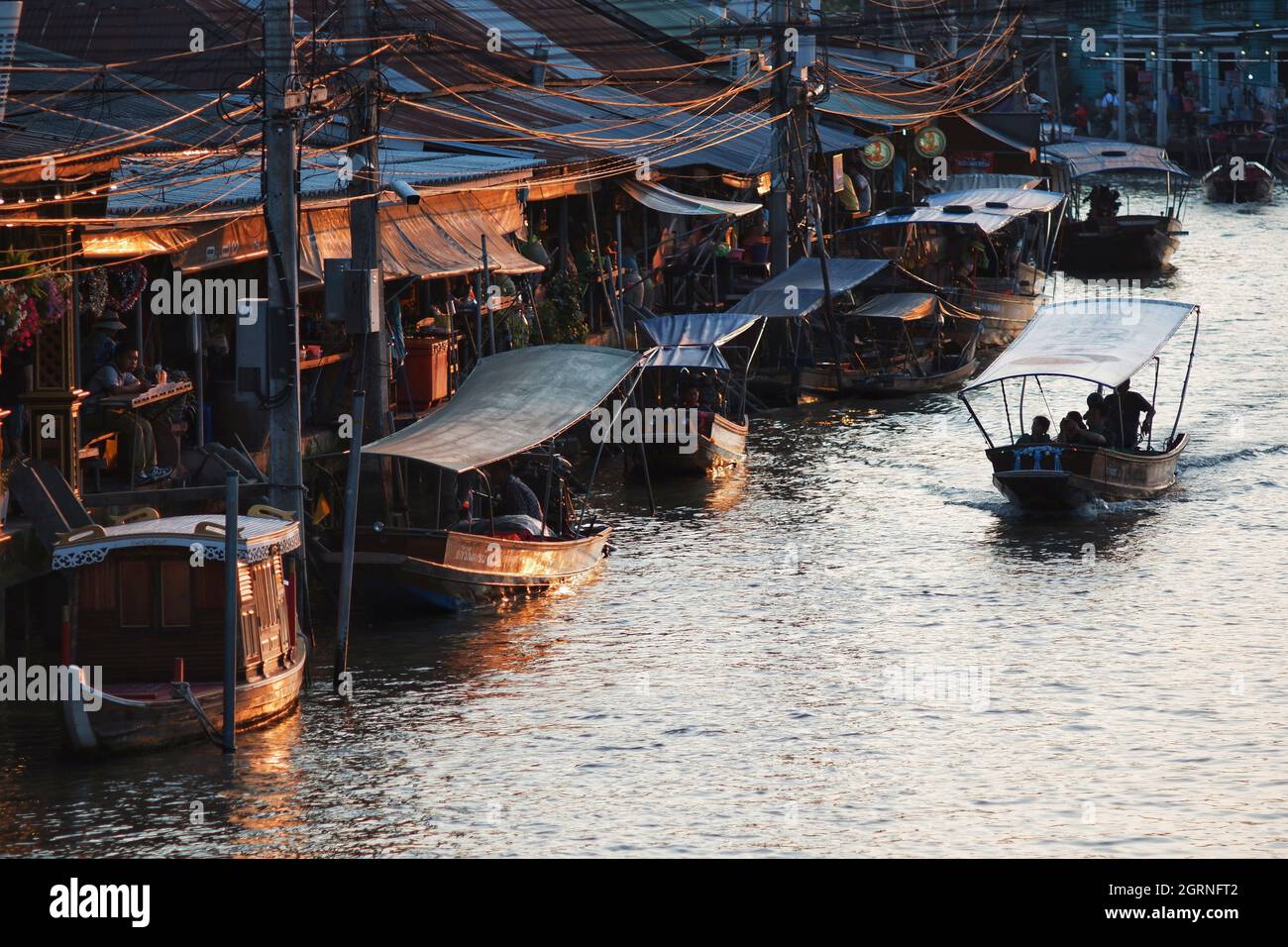 Jet boat in canal hi-res stock photography and images - Alamy