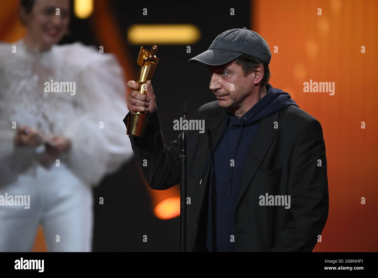 Berlin, Germany. 01st Oct, 2021. Actor and winner of the "Best Male ...