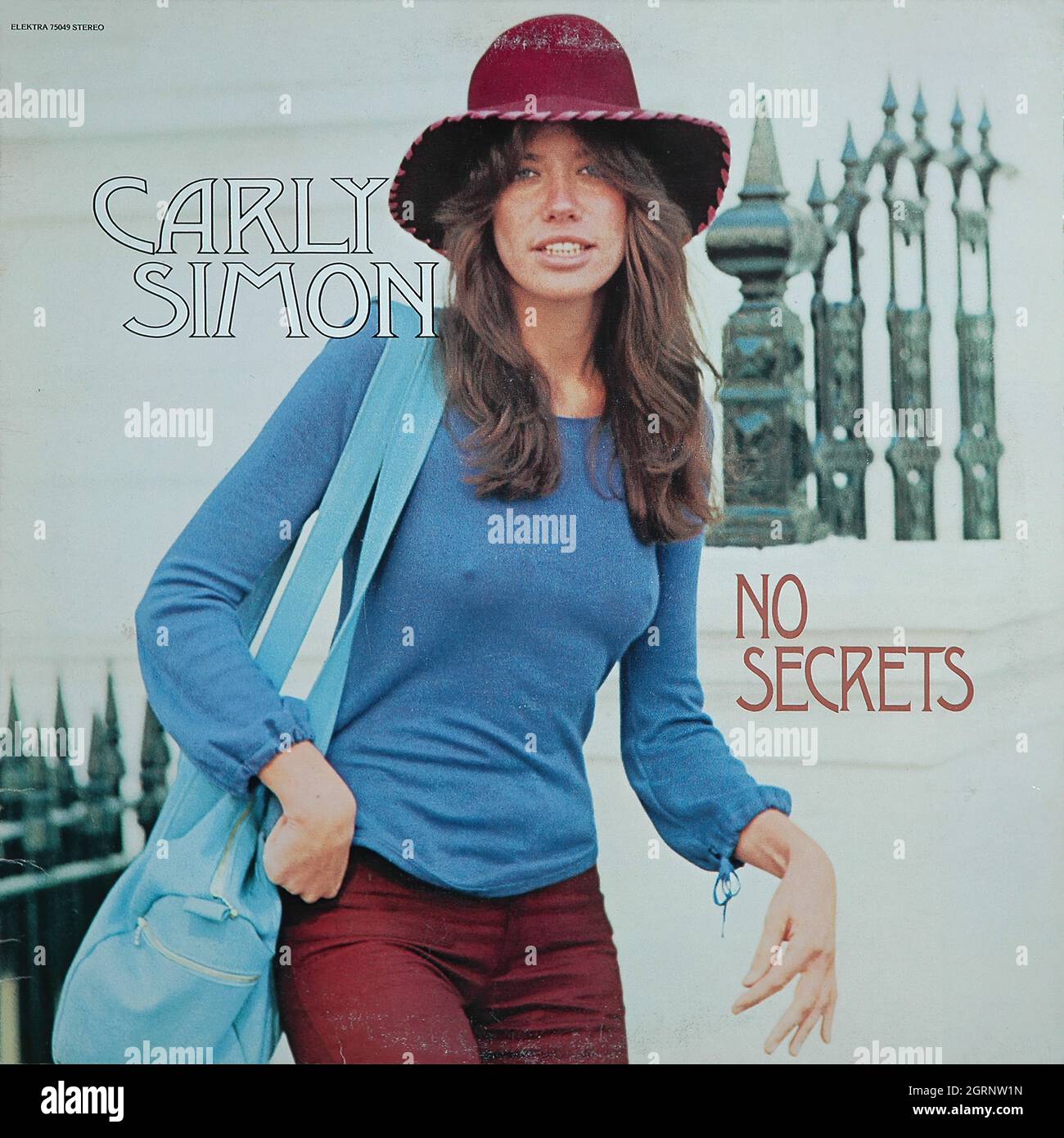 Carly Simon - No Secrets 1972 - Vintage Vinyl 33 rpm record Stock Photo ...