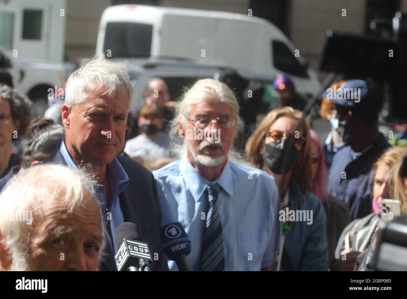 New York, USA. 1st October, 2021. Steven Donziger and lawyer Ron Kuby ...