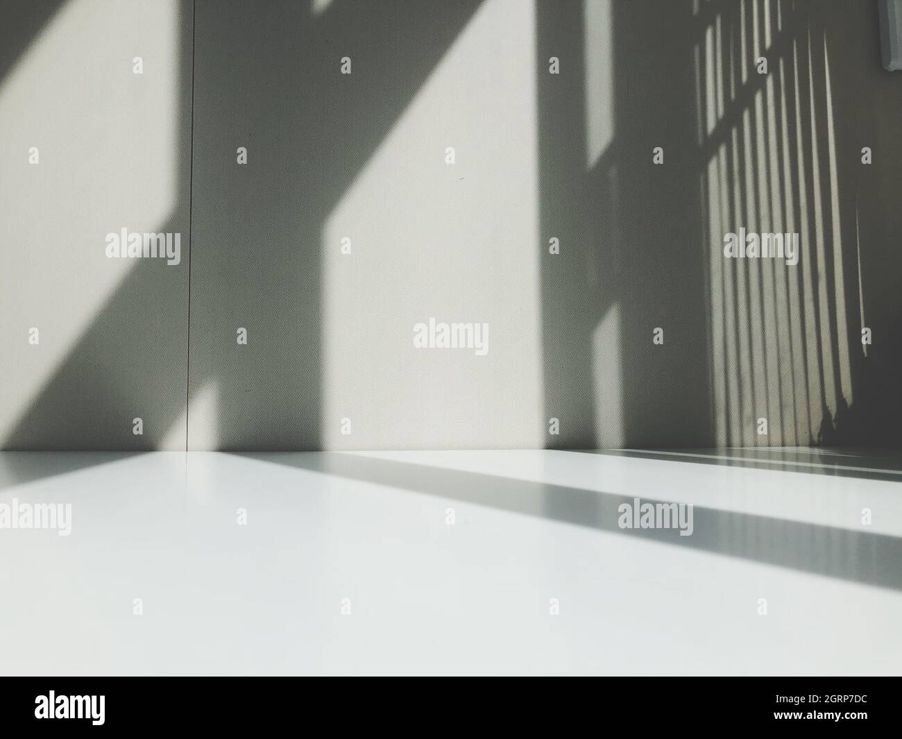 Sunlight Falling On Wall At Home Stock Photo - Alamy