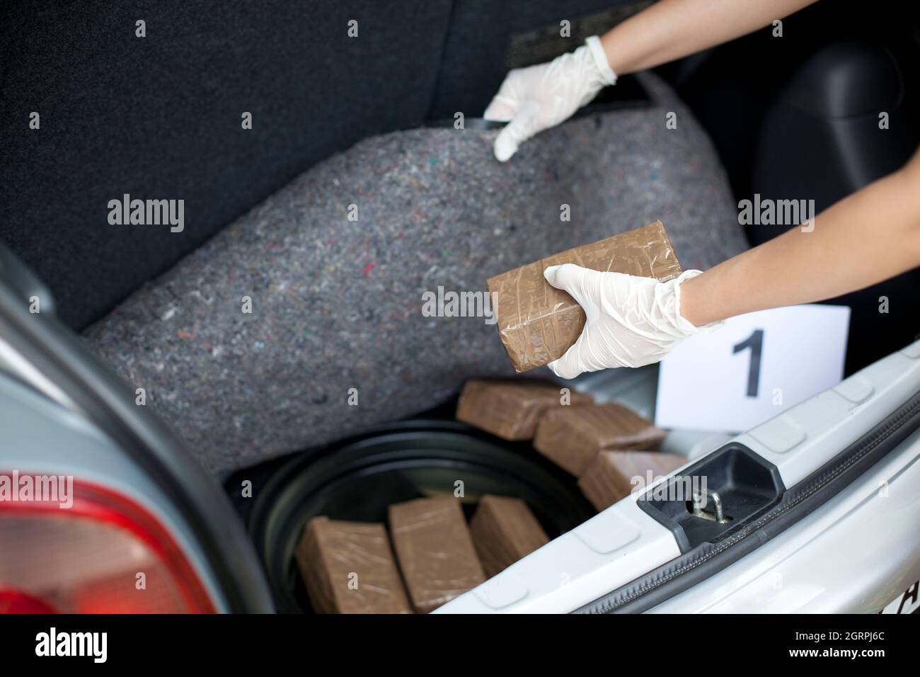 Police searching car hi-res stock photography and images - Alamy