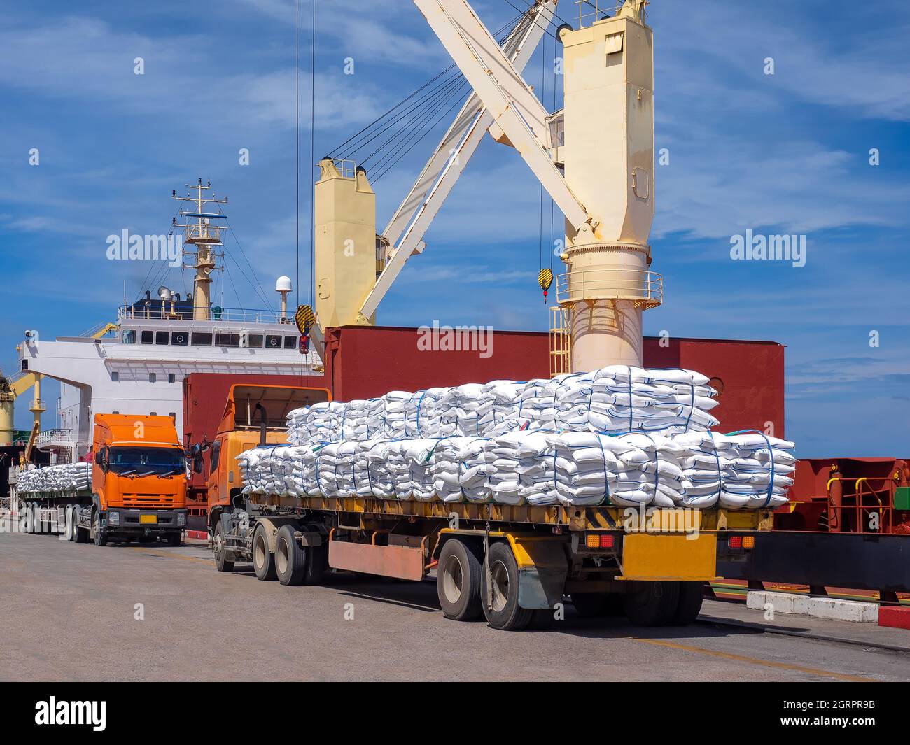 Sling loading hi-res stock photography and images - Alamy
