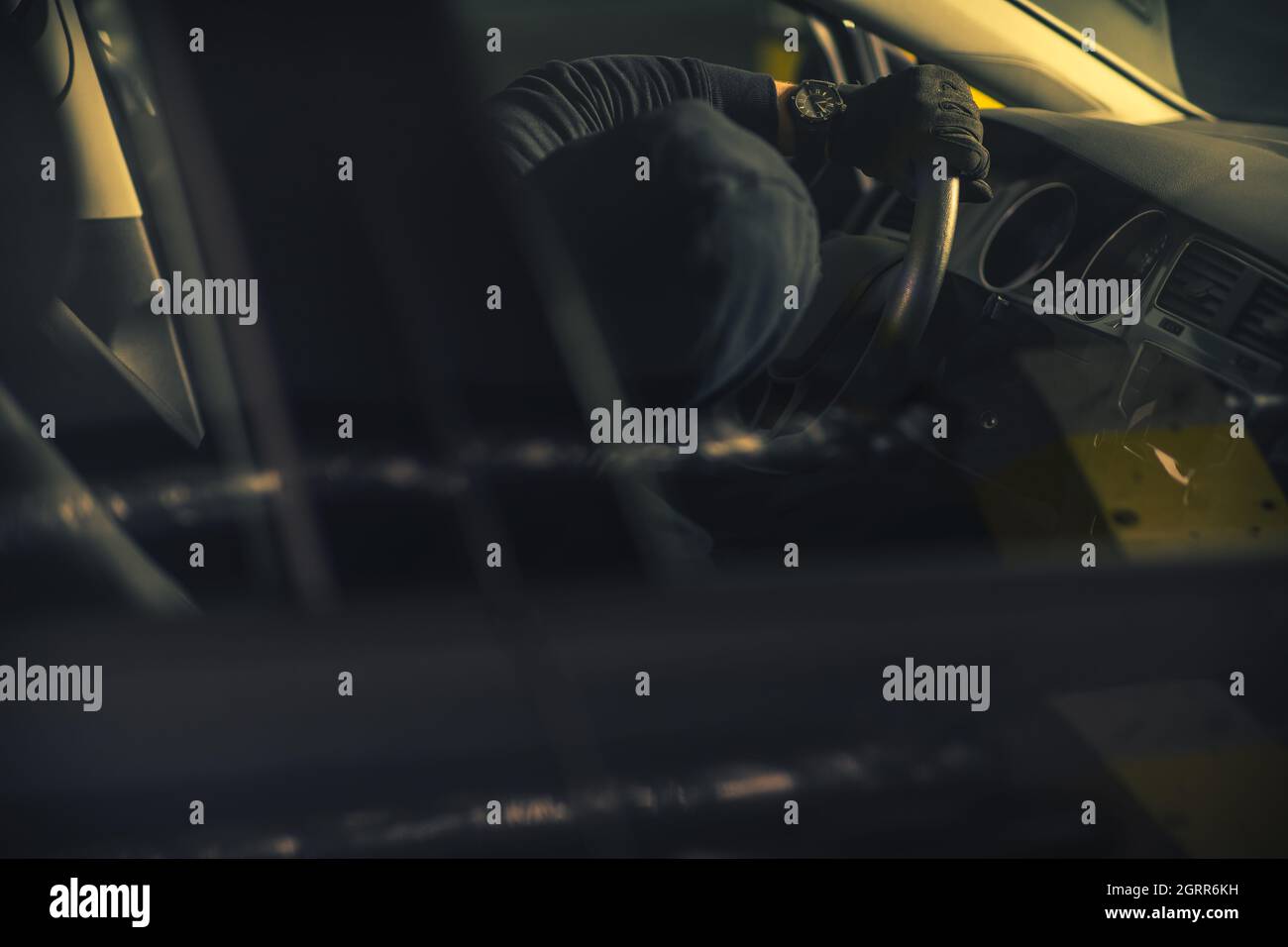 Car crime car jacking hi-res stock photography and images - Alamy