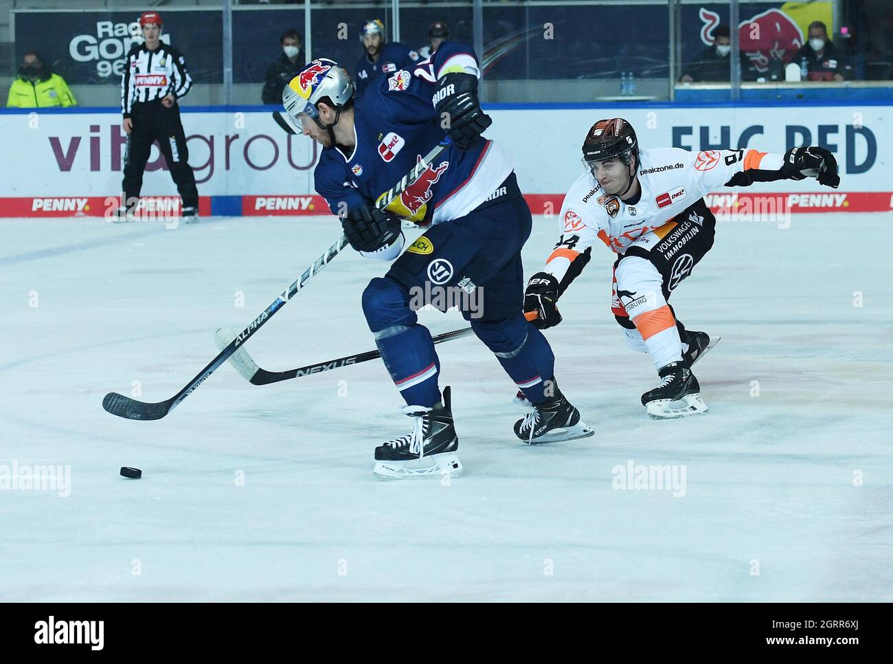 Jonathan blum hi-res stock photography and images - Alamy