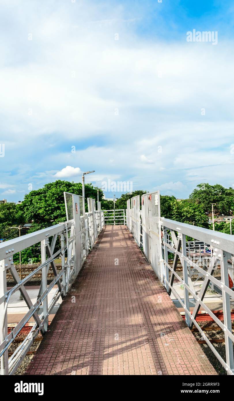 Public walkway bridge over railway hi-res stock photography and images ...