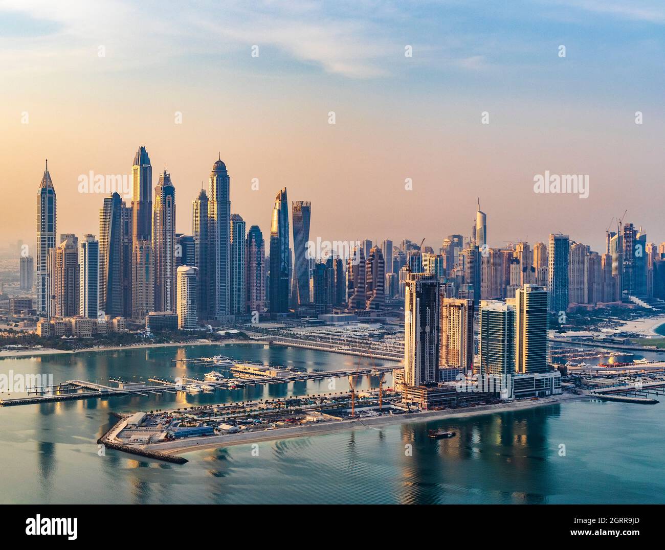 Morning view dubai marina towers hi-res stock photography and images ...