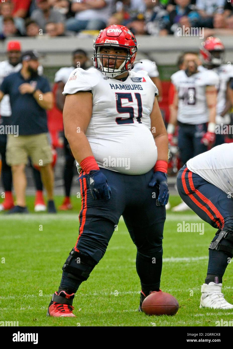 Fat american football player hi-res stock photography and images - Alamy