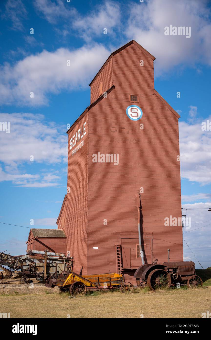 Rowley, Alberta - September 6, 2021: Historic grain elevators in the ...