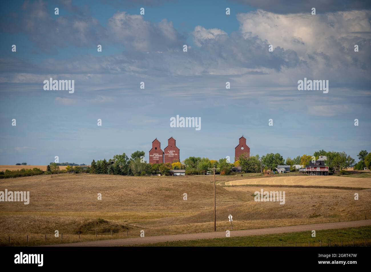 Rowley, Alberta - September 6, 2021: Historic grain elevators in the ...