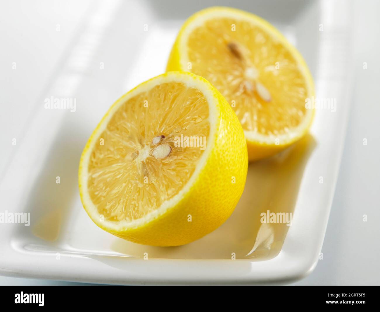 Cross section lemon hi-res stock photography and images - Alamy