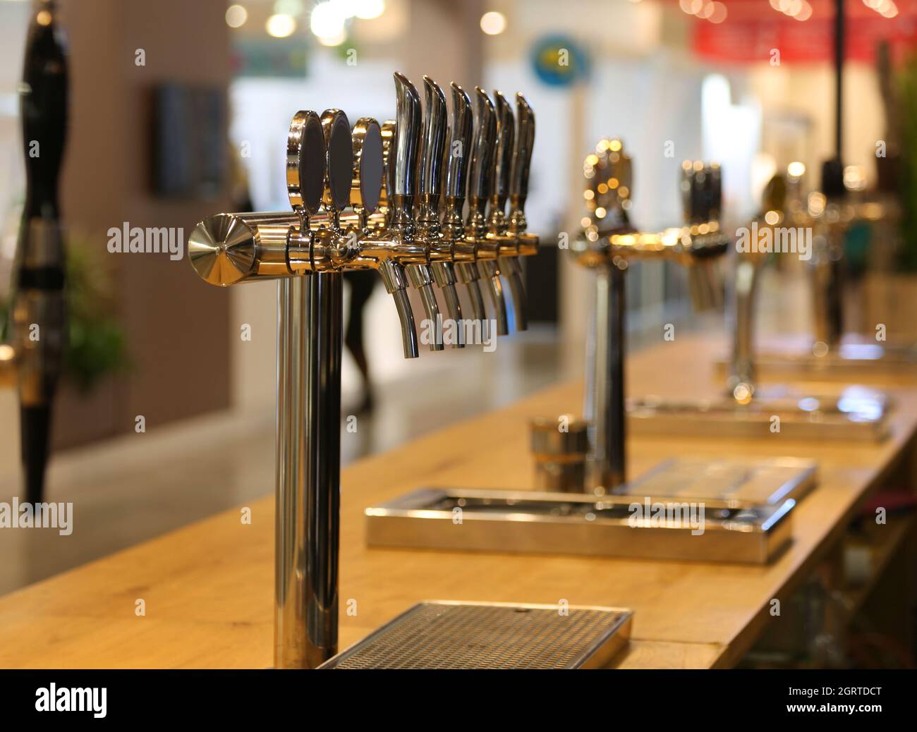 Draft beer shop hi-res stock photography and images - Alamy