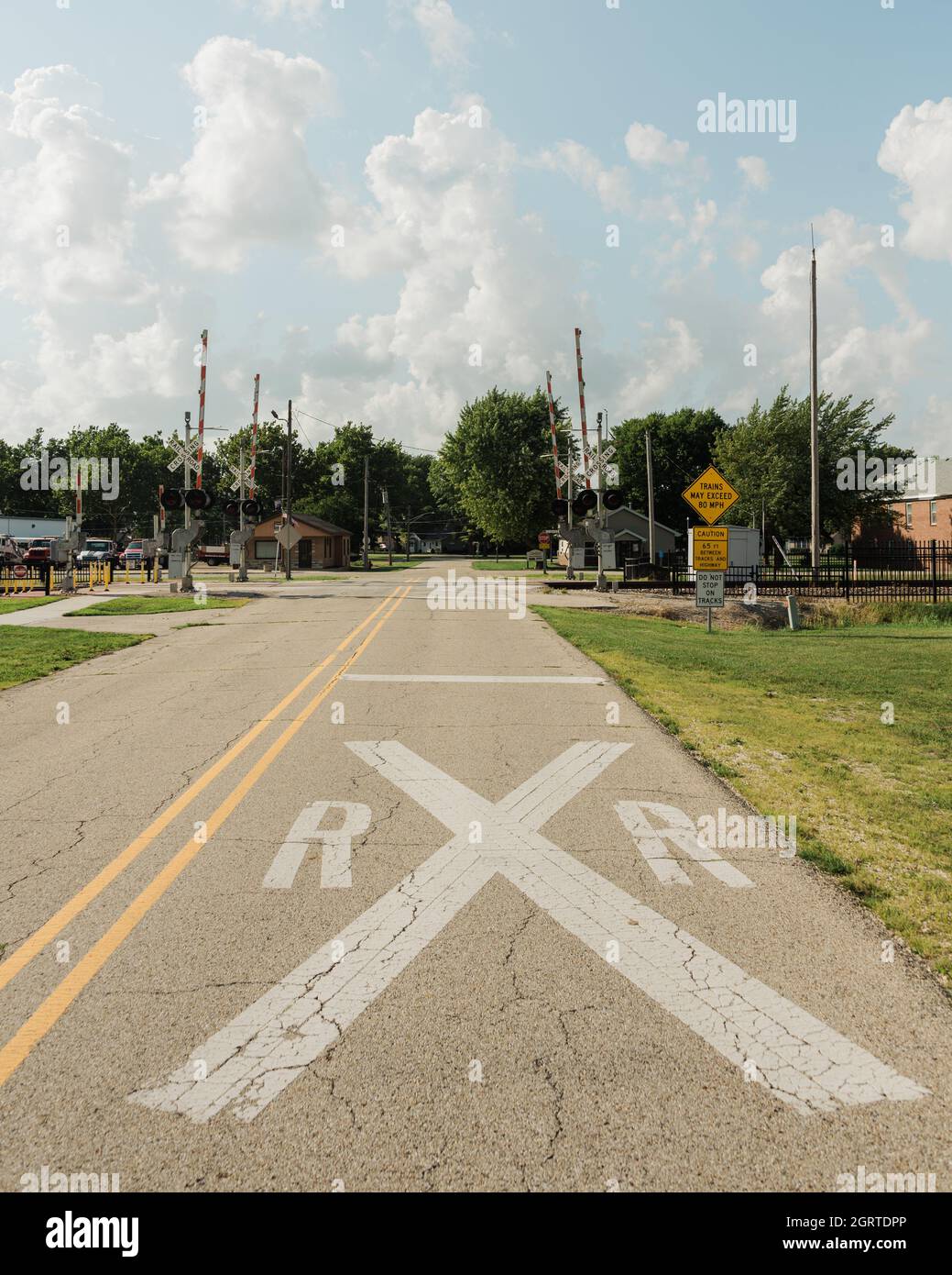 Railroad crossing in Gardner, a small town on Route 66 in Illinois ...