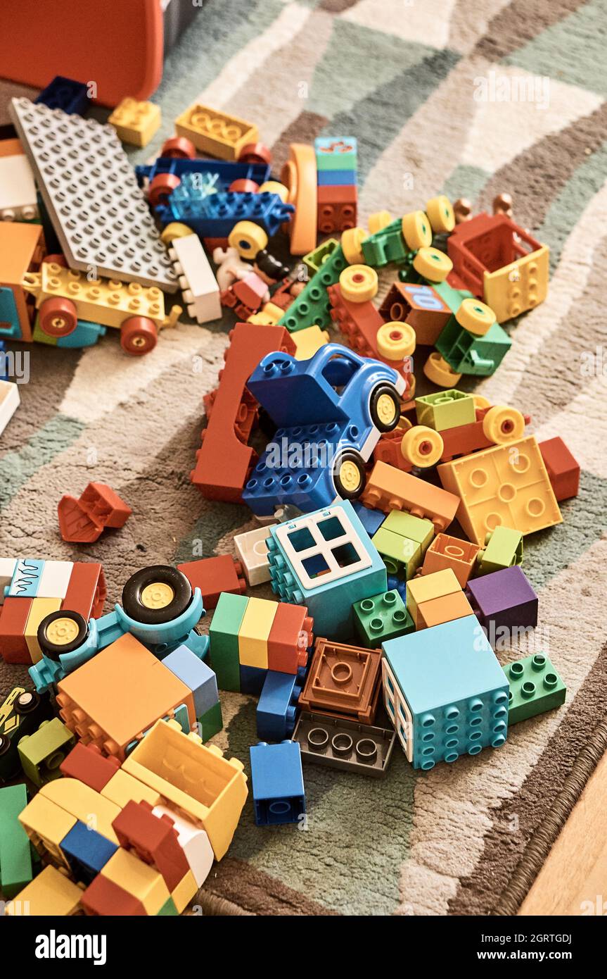 Heap lego bricks hi-res stock photography and images - Alamy