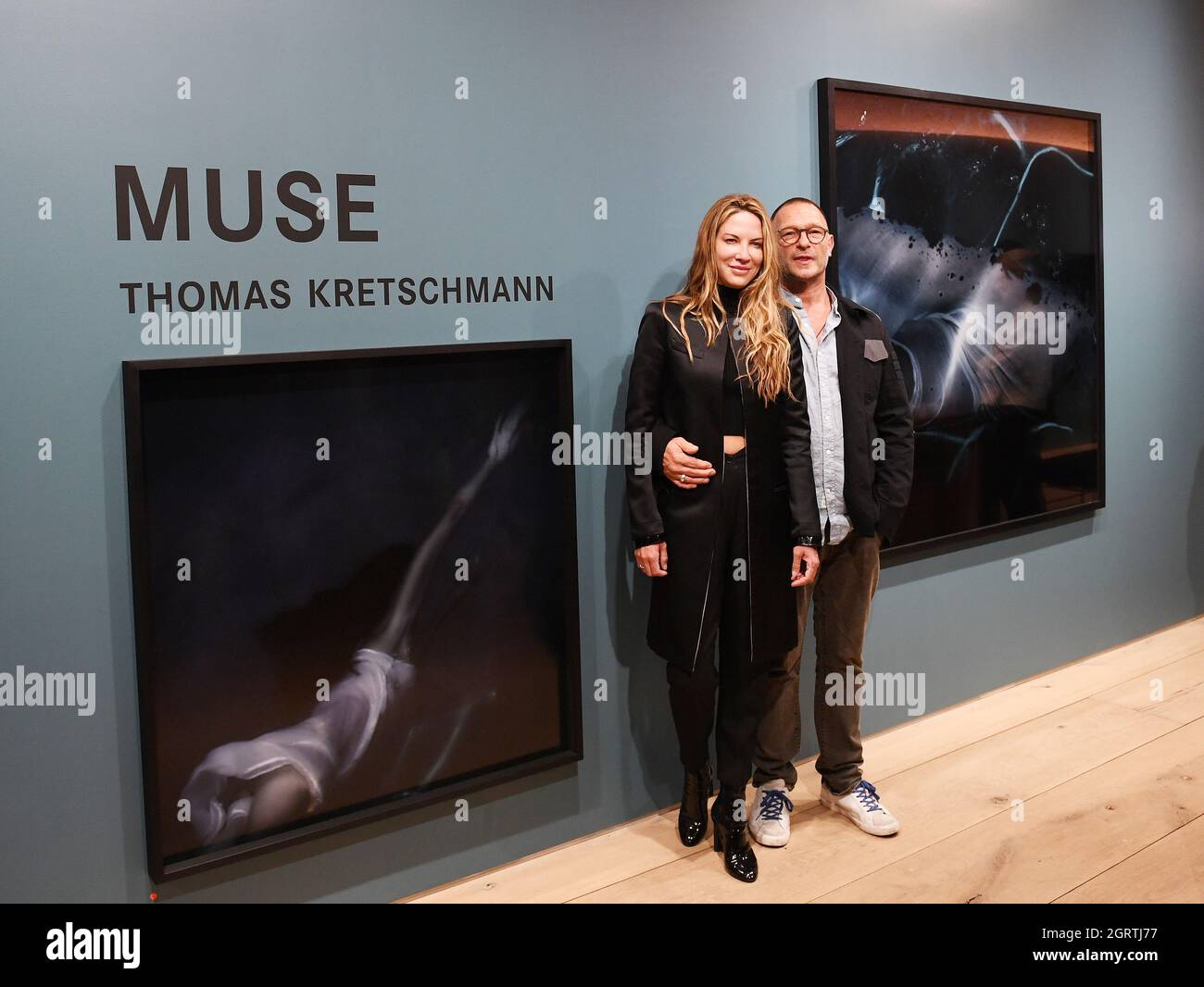 Munich, Germany. 01st Oct, 2021. Actor Thomas Kretschmann and his ...