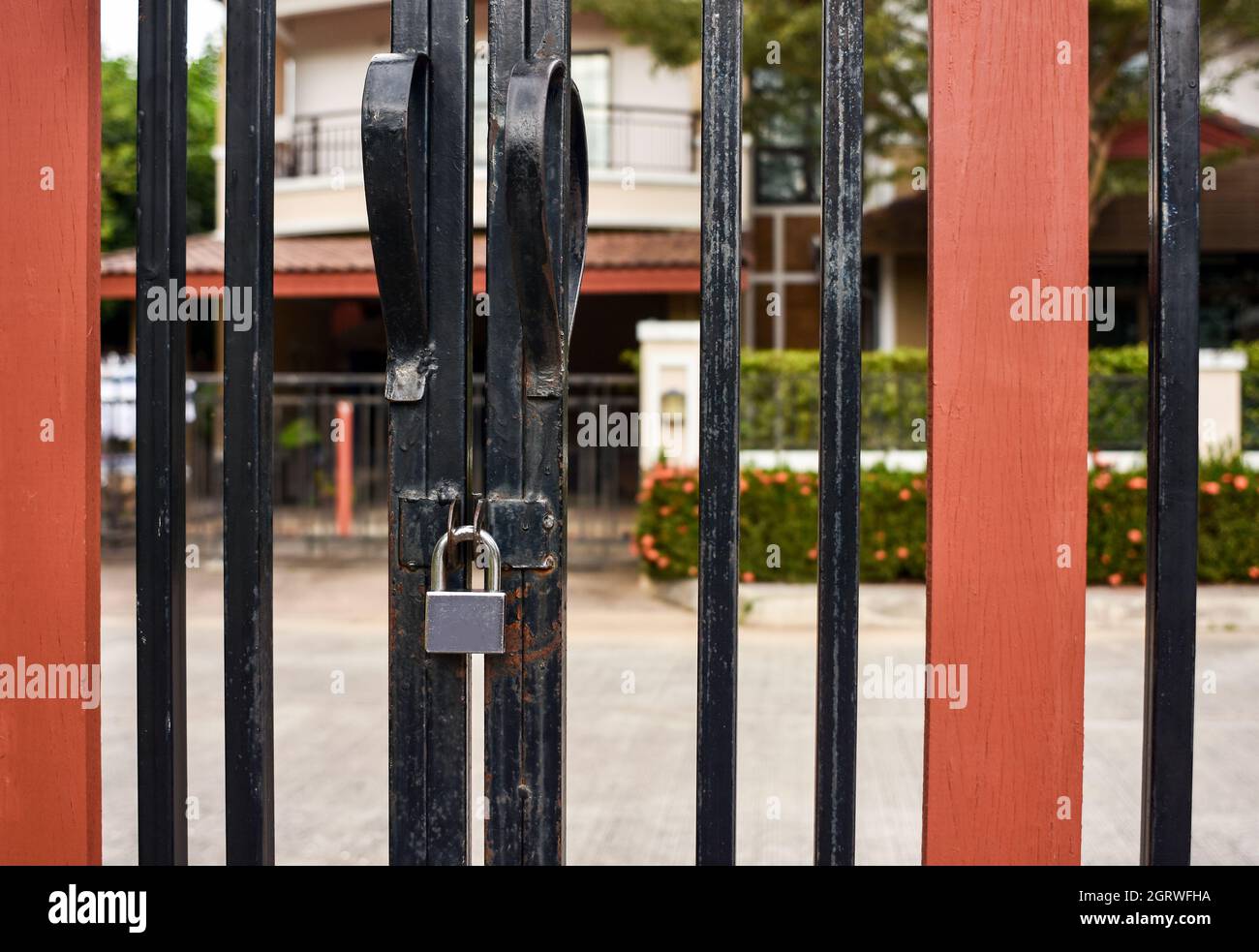 Mansion Security Gate High Resolution Stock Photography and Images - Alamy